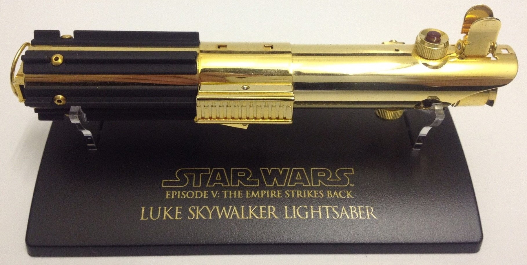 Luke Skywalker ESB Lightsaber Gold Chase • Collection • Star Wars Universe